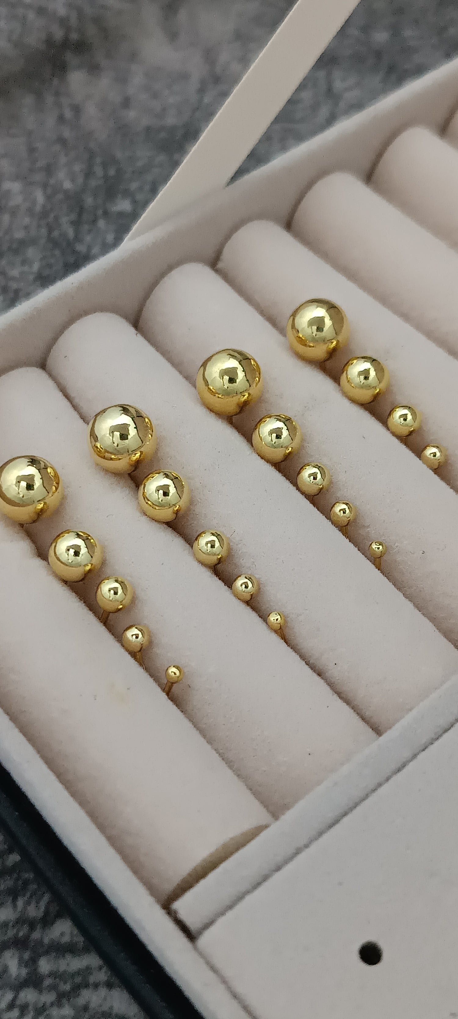 Manillas Artesanales. Balines en Oro Laminado 18k – Vibrantto Joyería