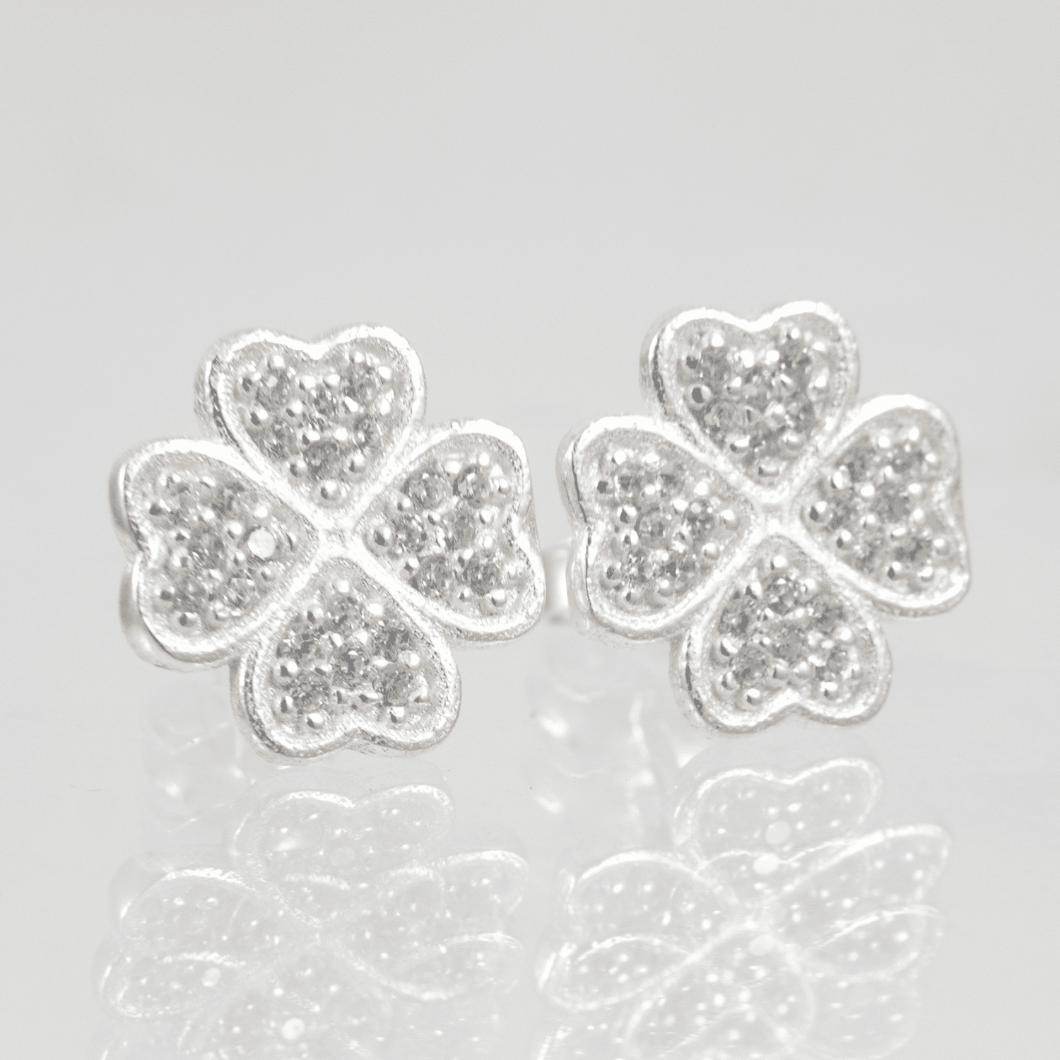 TOPO TREBOL CIRCONES en plata | Vibrantto – Vibrantto Joyas y Accesorios