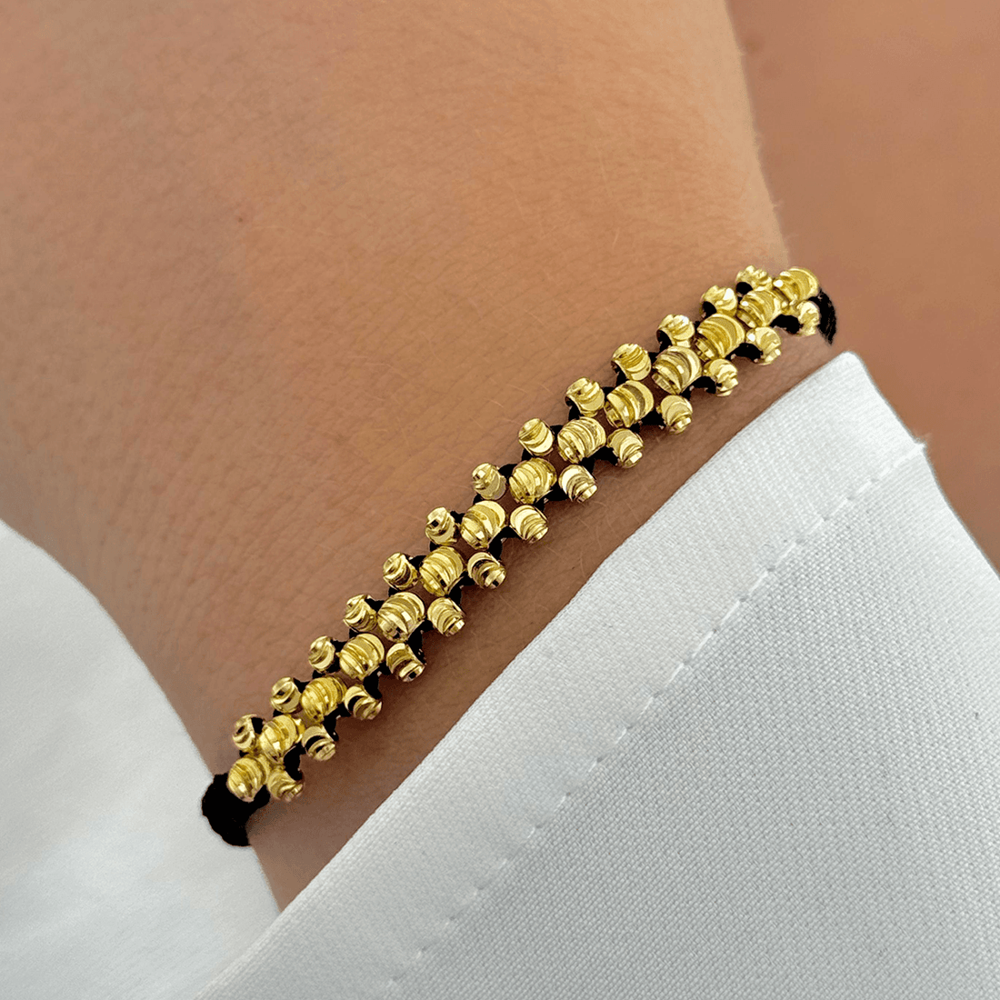 Manillas Artesanales. Balines en Oro Laminado 18k – Vibrantto Joyería